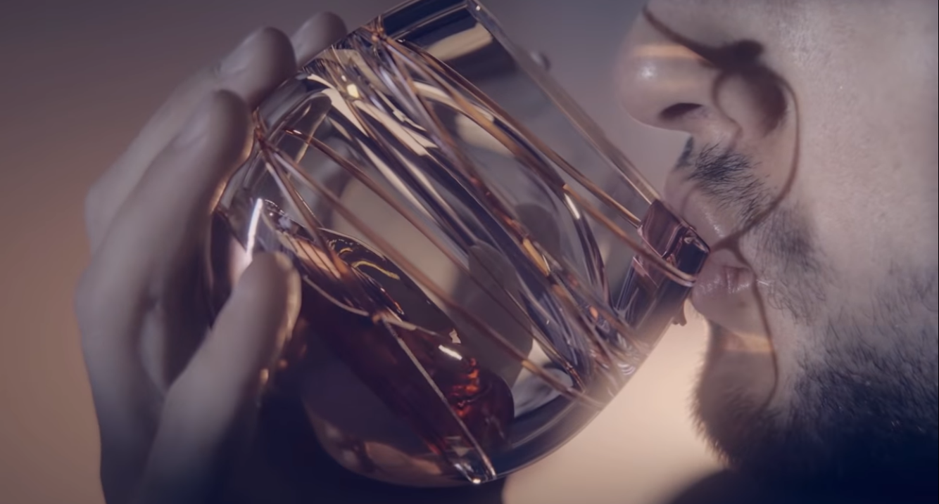 Introducing the Ballentine's Space Glass innovation.