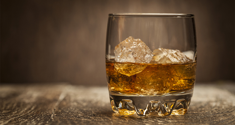 The whisky making process - Bourbon vs. Scotch: an infographic