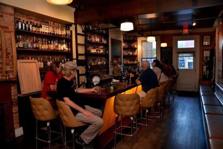 Top 5 Best Bars in Kentucky - Find out more at GreatDrams